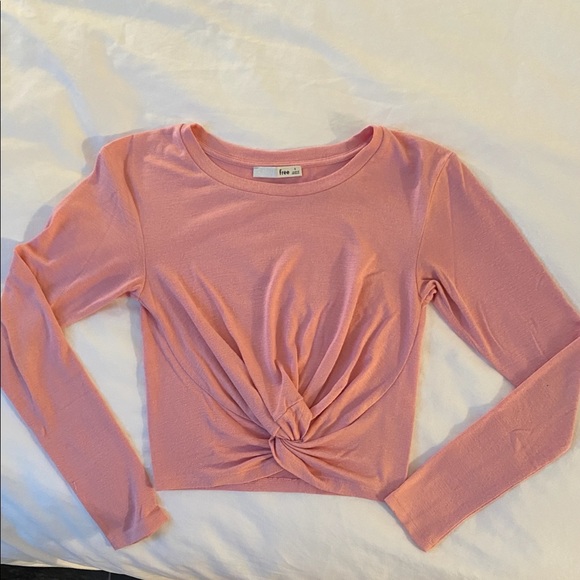 Aritzia | Tops | Aritzia Wilfred Free Cropped Fitted Pink Twist Top ...